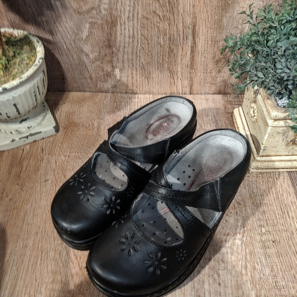 Klogs | Shoes | Klogs Mary Jane Style Clogs Nursing Career Sz 8 Box66 ...